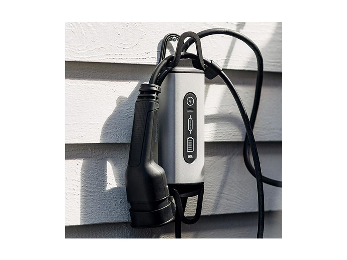 Defa eMove kannettava sähköauton laturi 8A Shcuko/Type 2 | AkkuA Joensuu